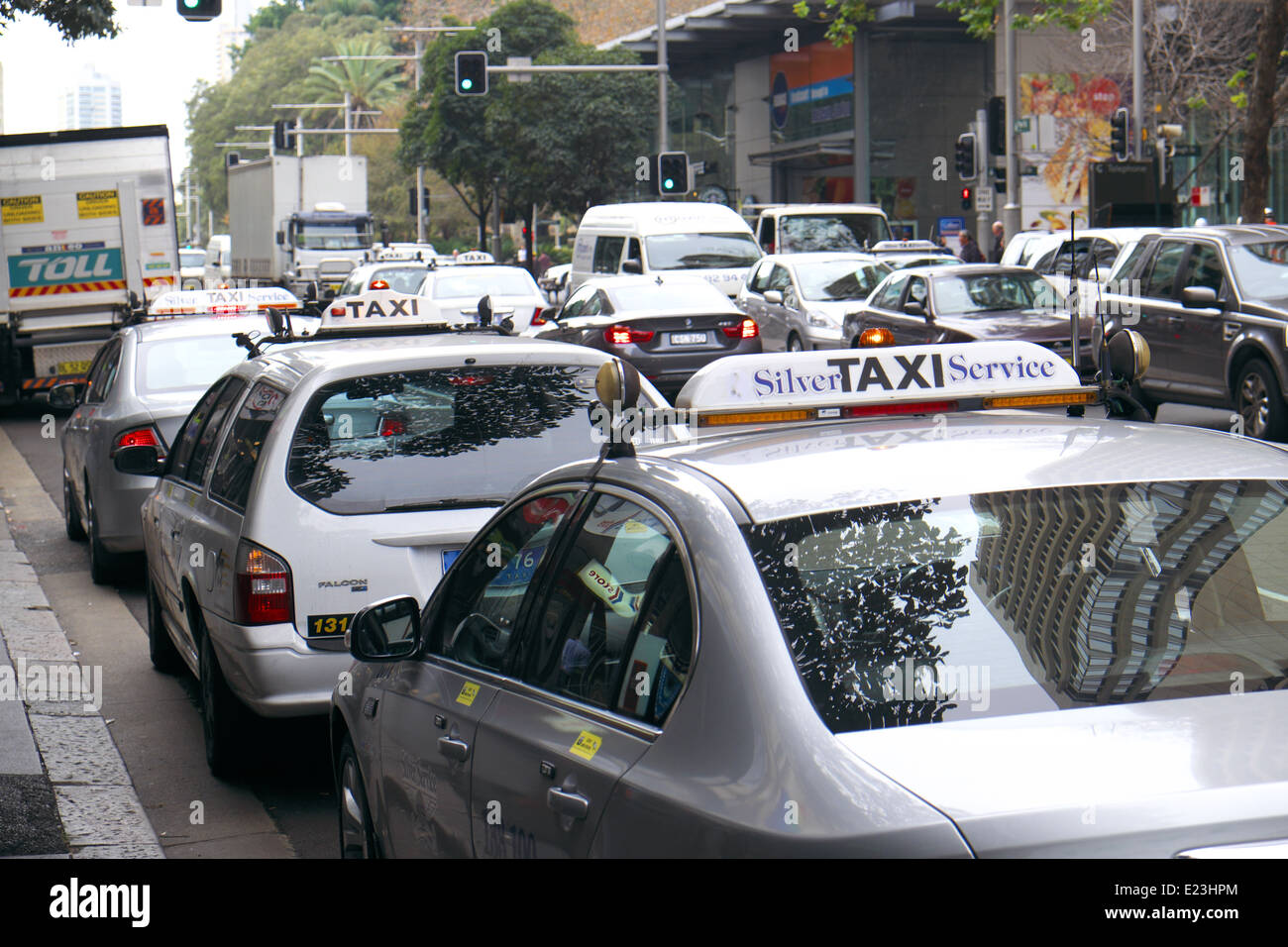 Car park queue hi-res stock photography and images - Alamy