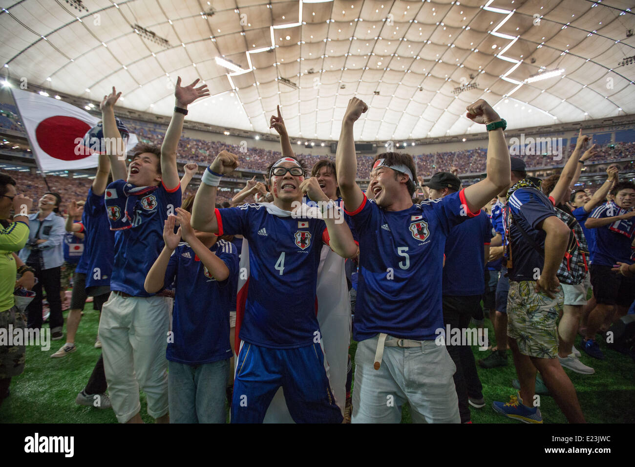 Tokyo, Japan. 15th June, 2014. Japanese football fans cheer on in ...