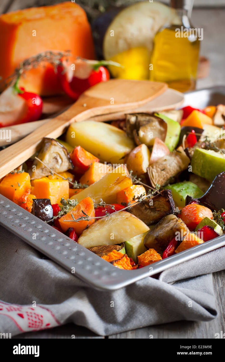 Mixed roast vegetables hi-res stock photography and images - Alamy