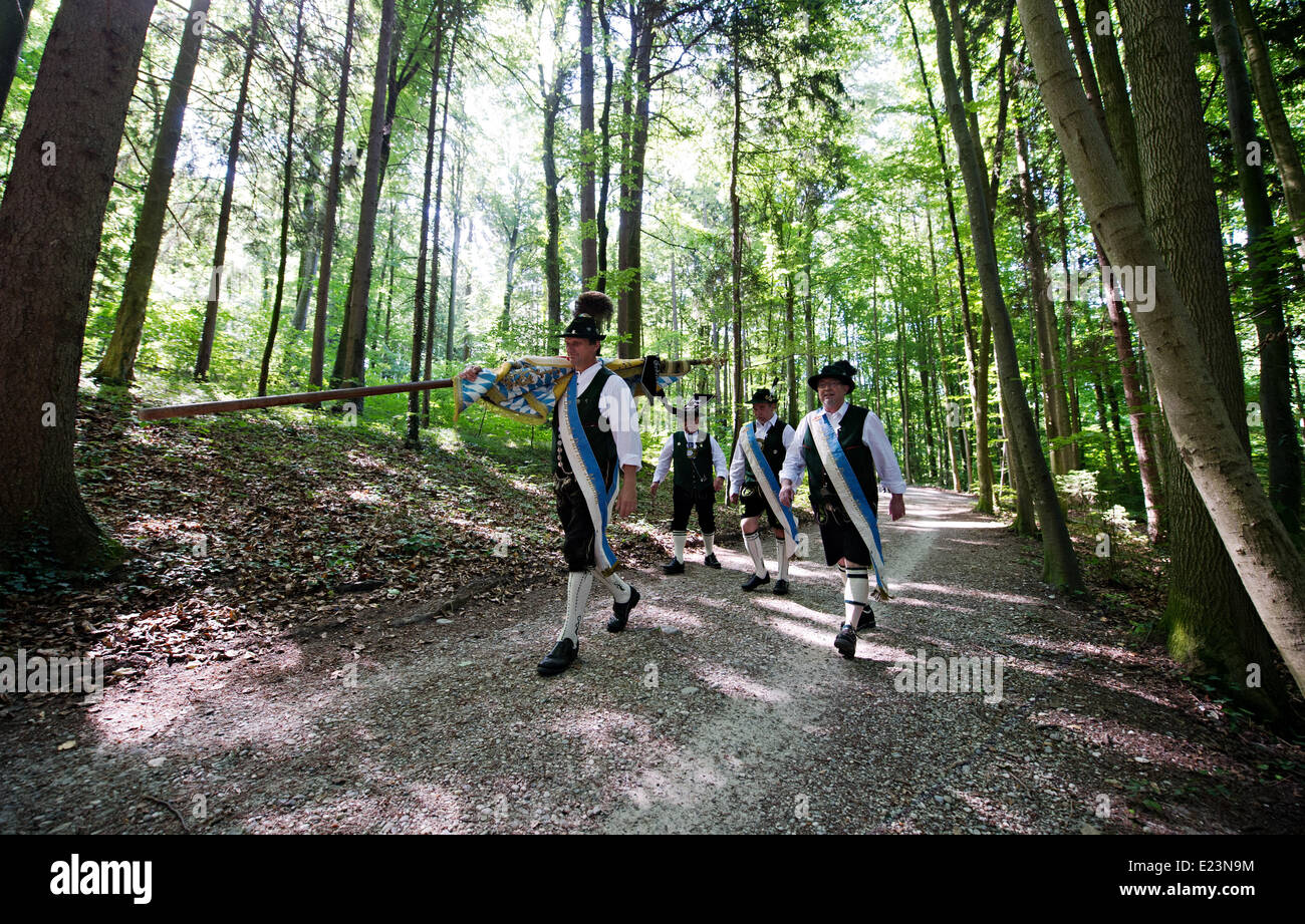 Berg, Germany. 15th June, 2014. Men in traditional dress walk through ...