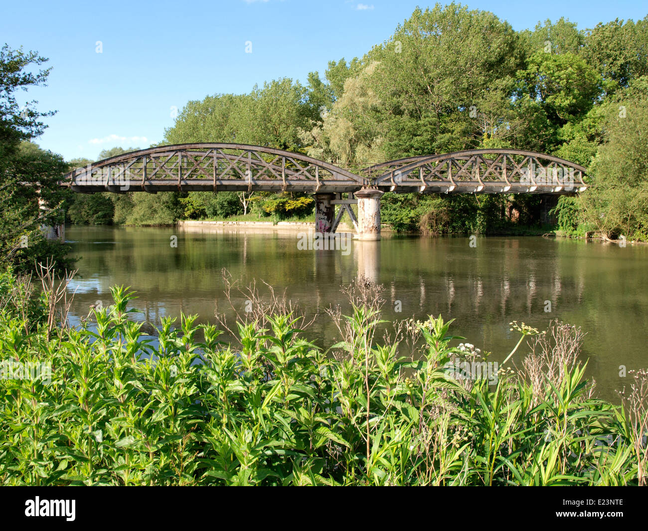 Old railway bridge uk hi-res stock photography and images - Alamy