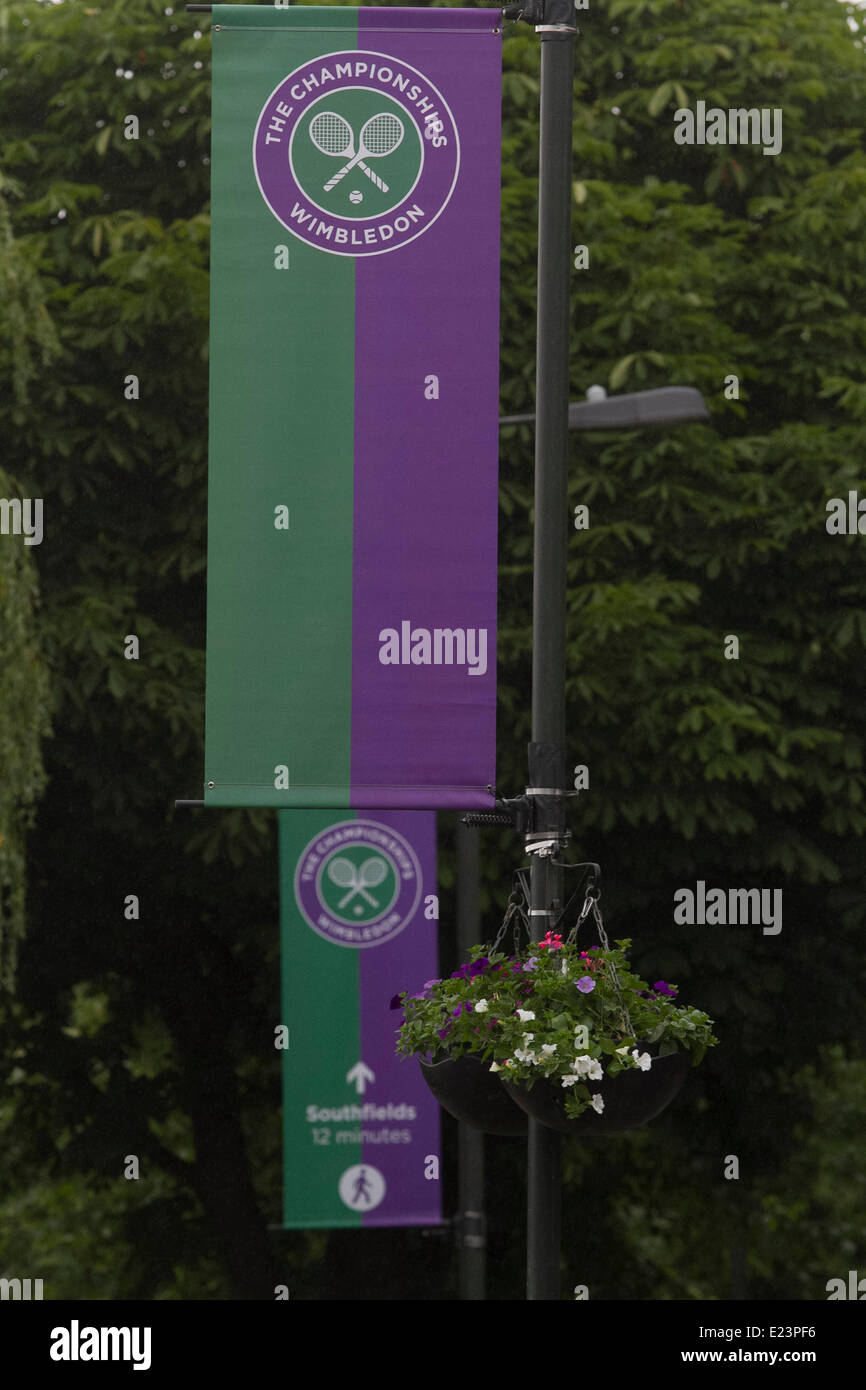 Wimbledon tennis banners hi-res stock photography and images - Alamy