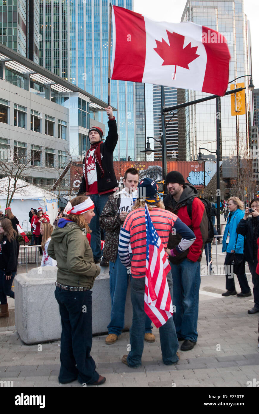 Canadian and american flag hi-res stock photography and images - Alamy