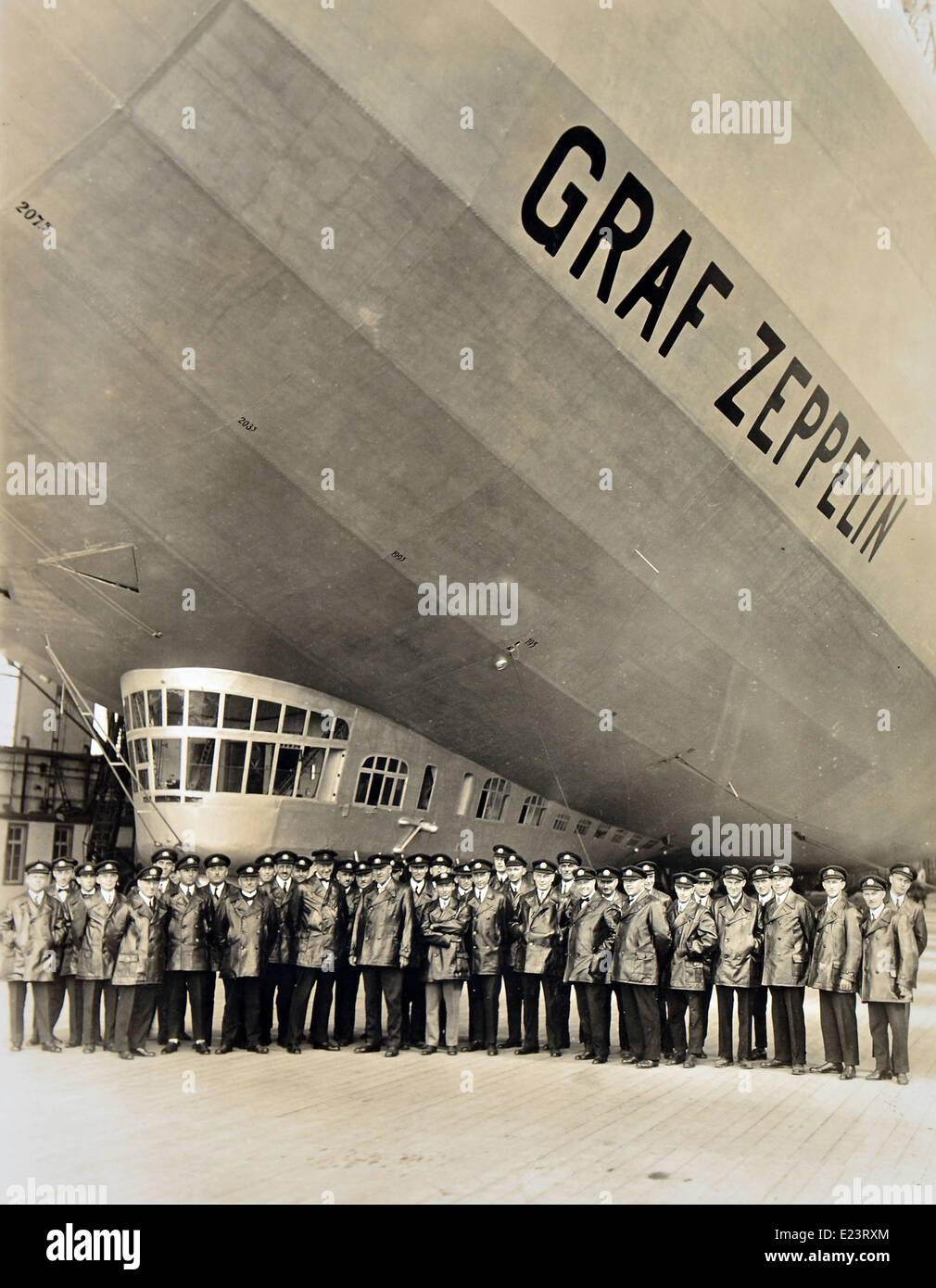 Zeppelin hi-res stock photography and images - Alamy