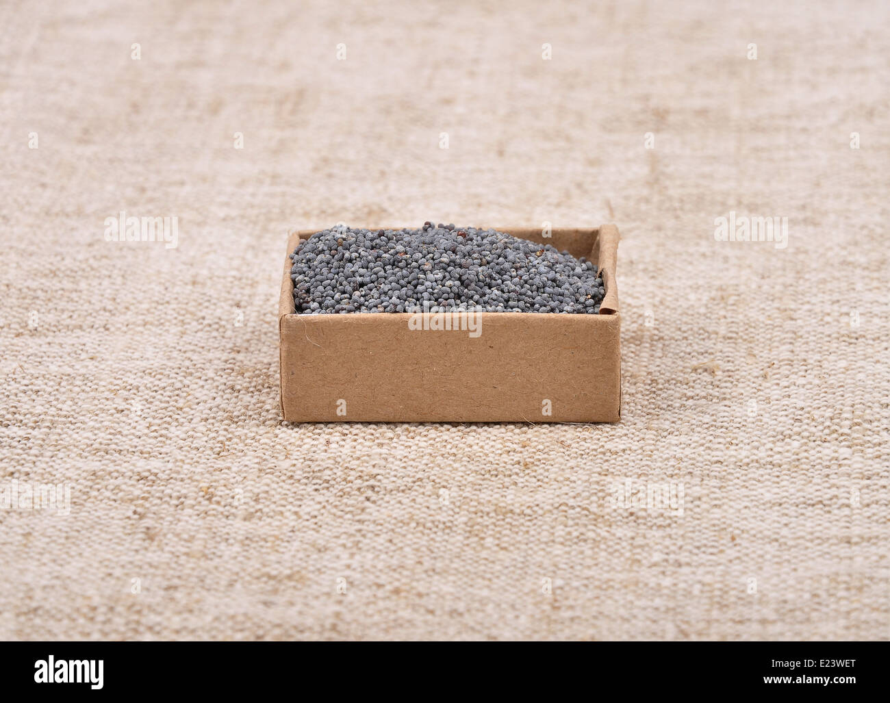 Dry poppy seed box hi-res stock photography and images - Alamy