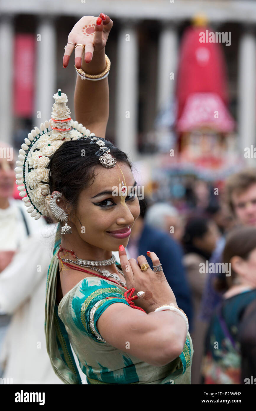 London, UK. 15 June 2014. Indian dancer Avatari. The London Rathayatra ...