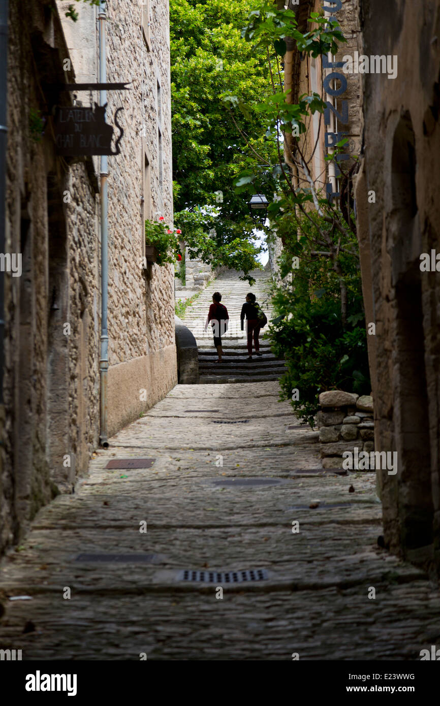 Typical Street View in Bonnieux, Provence, France Stock Photo - Alamy