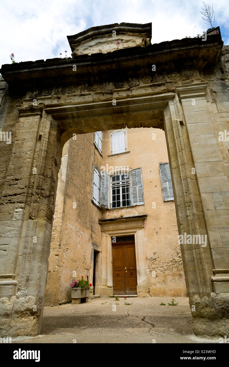 Stone Gate in the medieval Village Bonnieux, Provence, France Stock ...