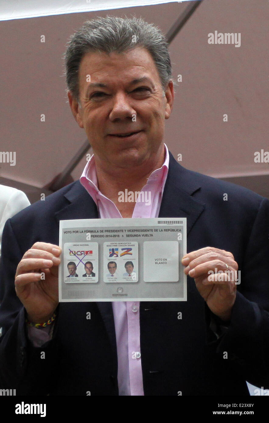 Vote in colombia national hi-res stock photography and images - Alamy