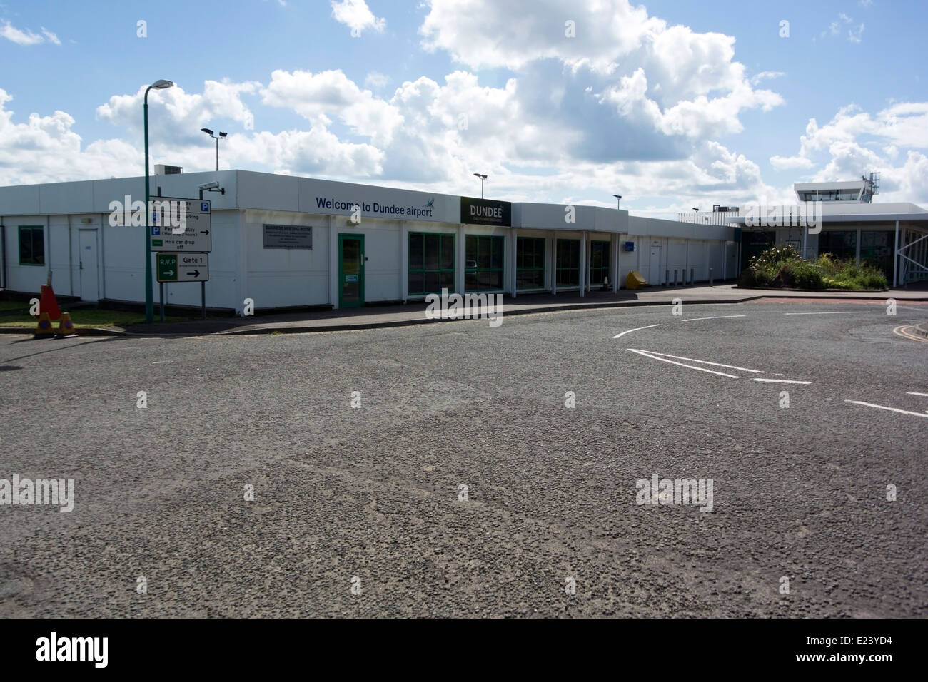 Welcome to dundee airport hi-res stock photography and images - Alamy