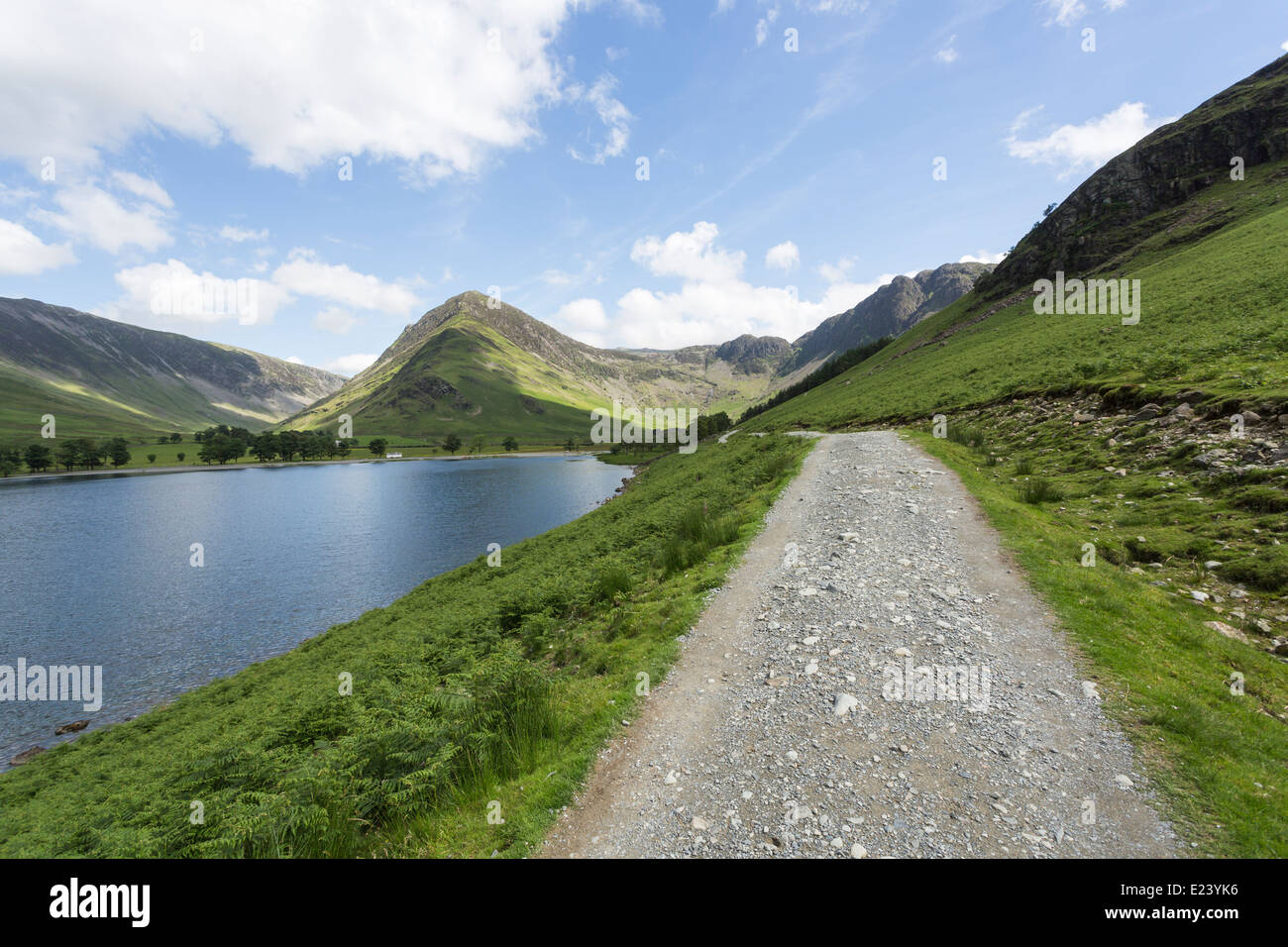 Path alongside Buttermere looking towards Fleetwith Pike and Hay Stacks ...