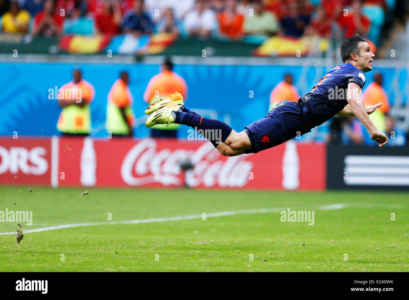 Robin van persie netherlands spain hi-res stock photography and images ...