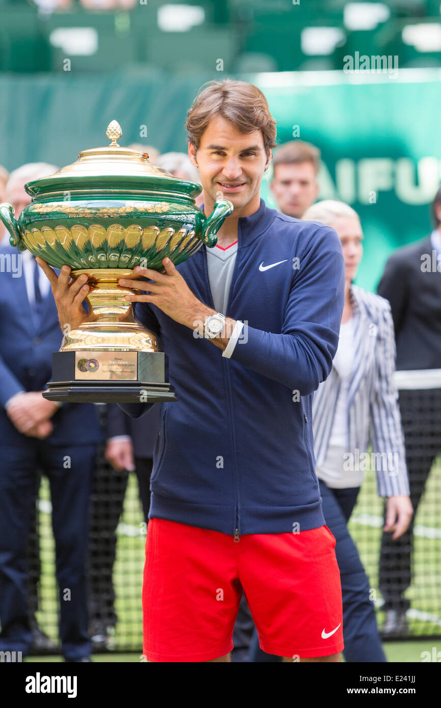 Roger federer trophy hi-res stock photography and images - Alamy