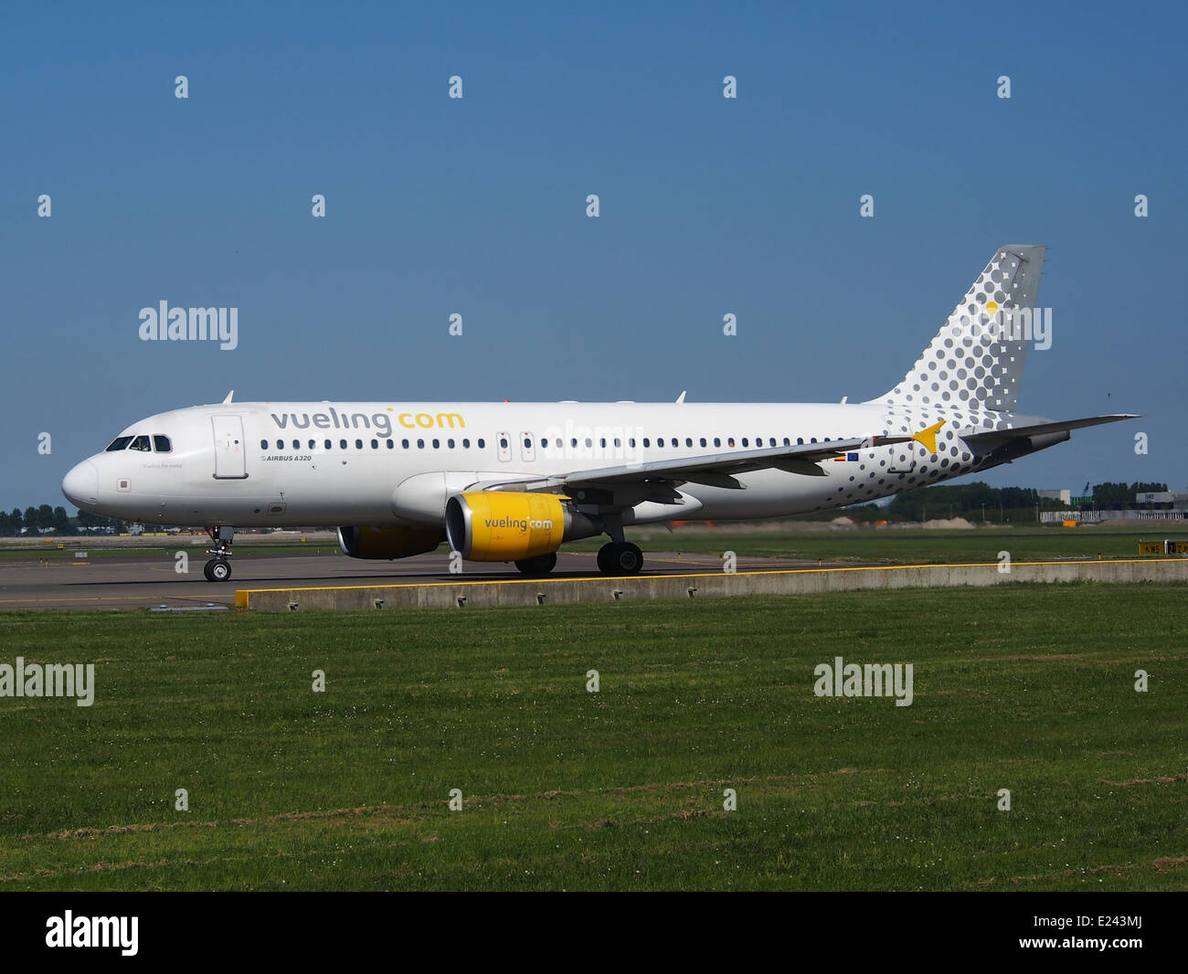EC-JFF Vueling A320-232 at Schiphol (AMS - EHAM), The Netherlands ...