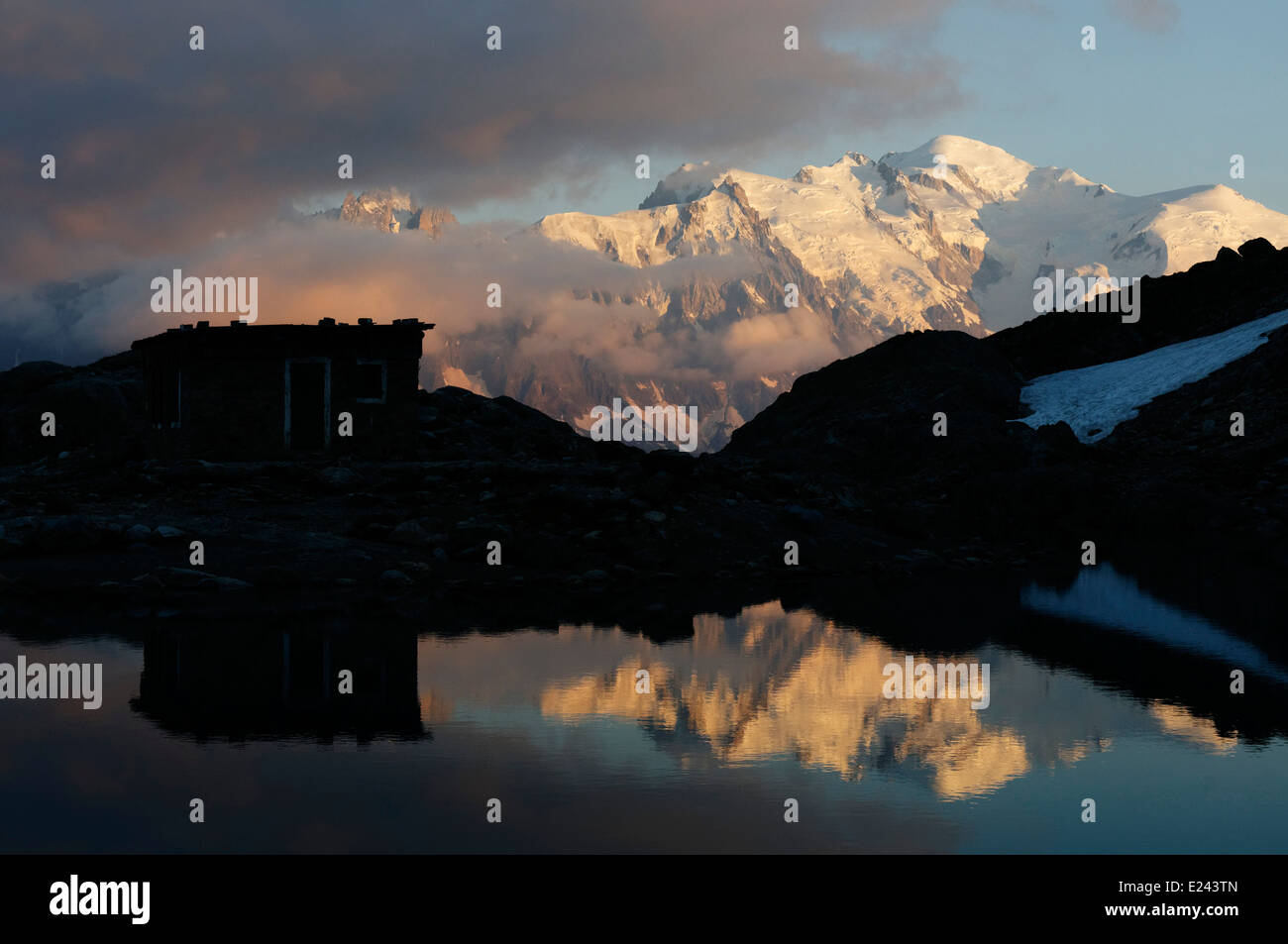 Sunset on Mont Blanc reflected in Lac Blanc, Chamonix, France Stock ...