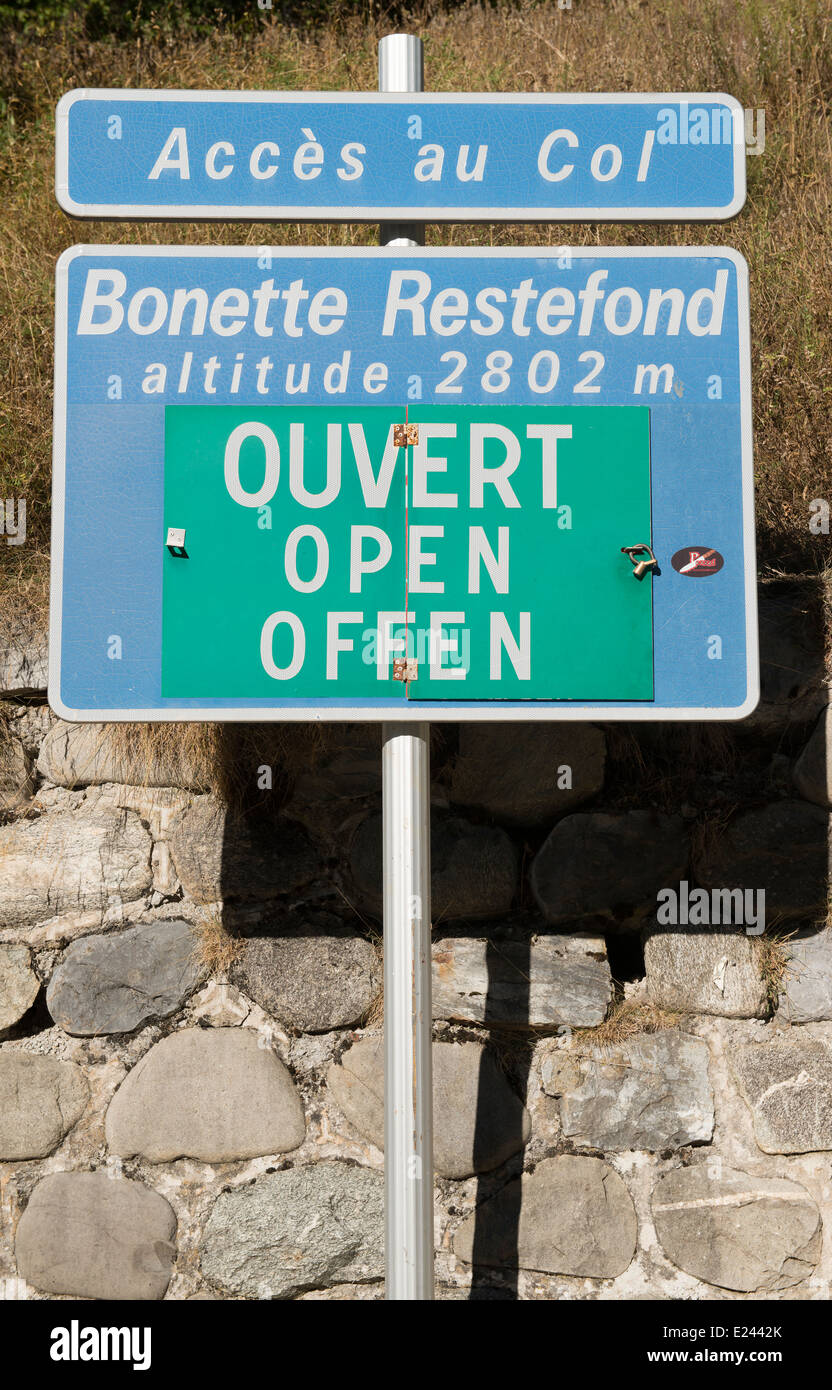 Overt sign hi-res stock photography and images - Alamy