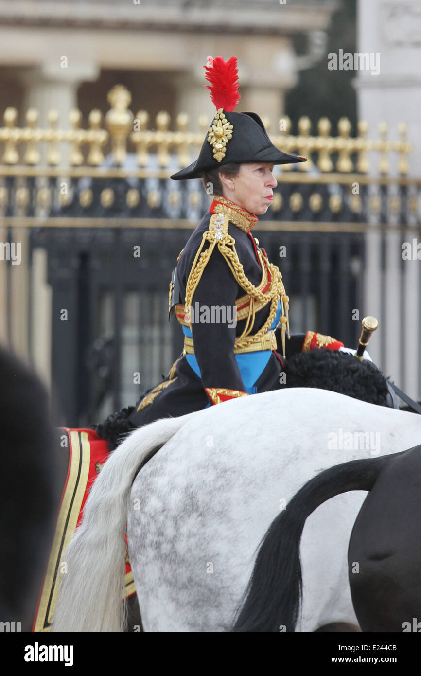 Hrh symbol hi-res stock photography and images - Alamy