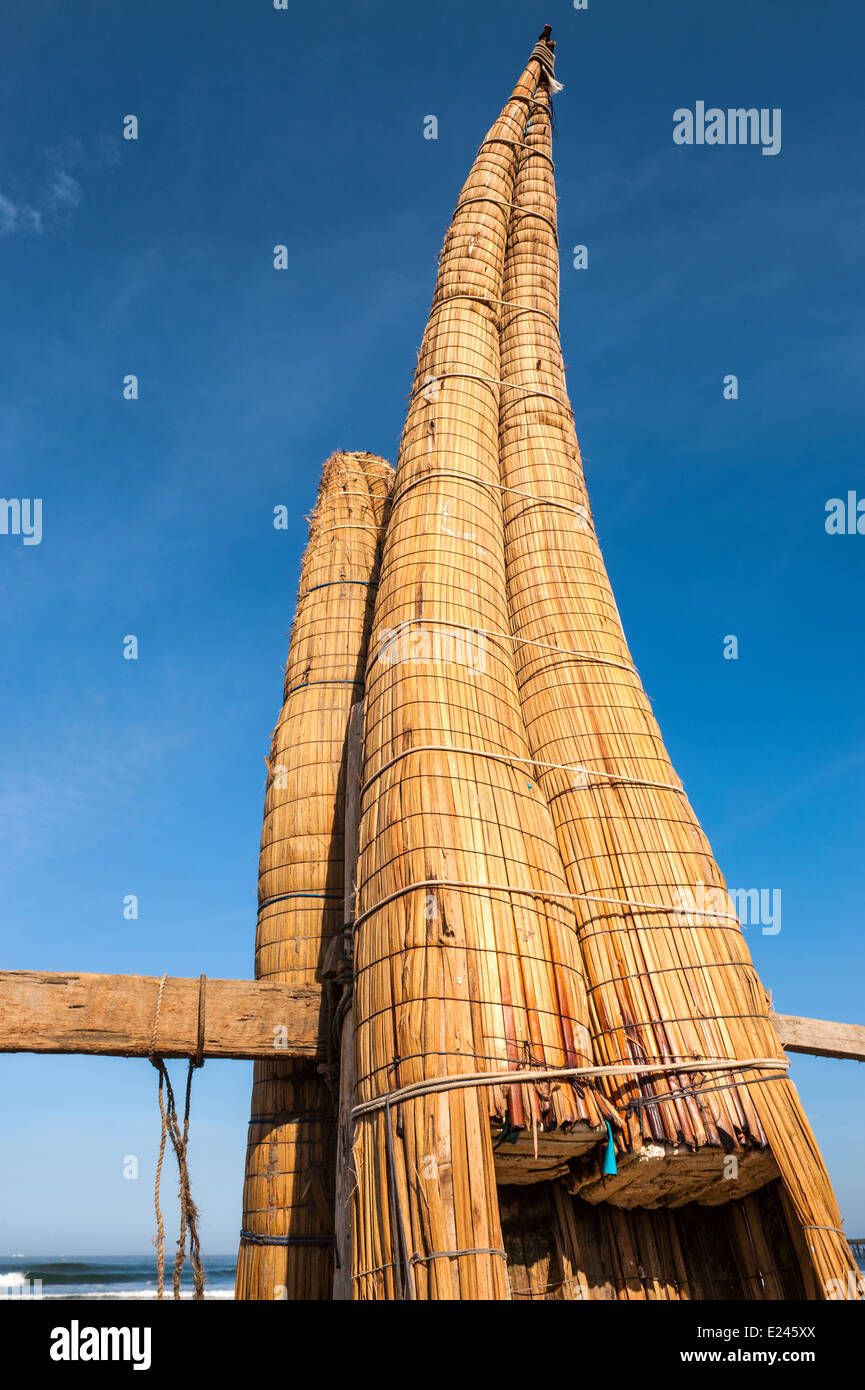 Traditional Peruvian small Reed Boats Stock Photo - Alamy