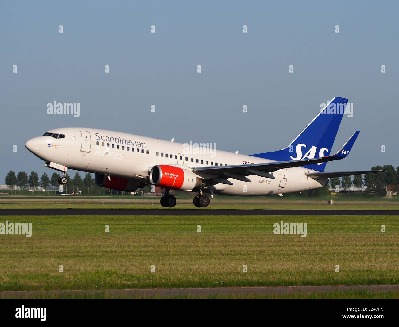 Boeing 737 705 High Resolution Stock Photography and Images - Alamy
