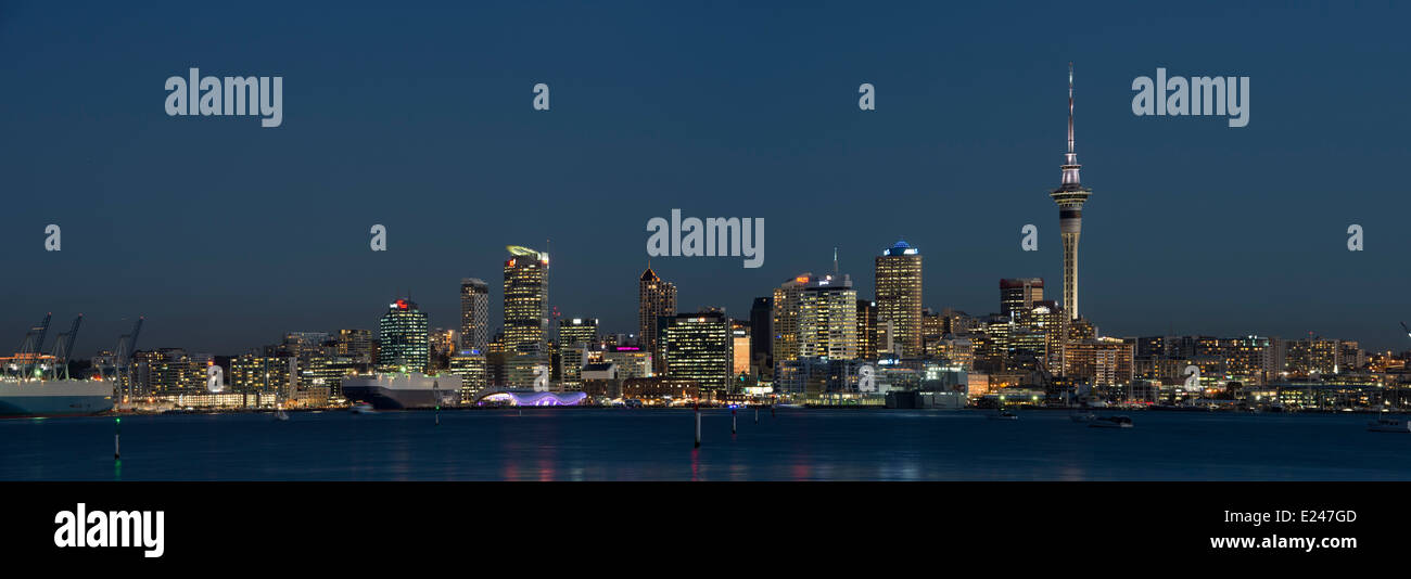 Sky tower auckland panorama hi-res stock photography and images - Alamy