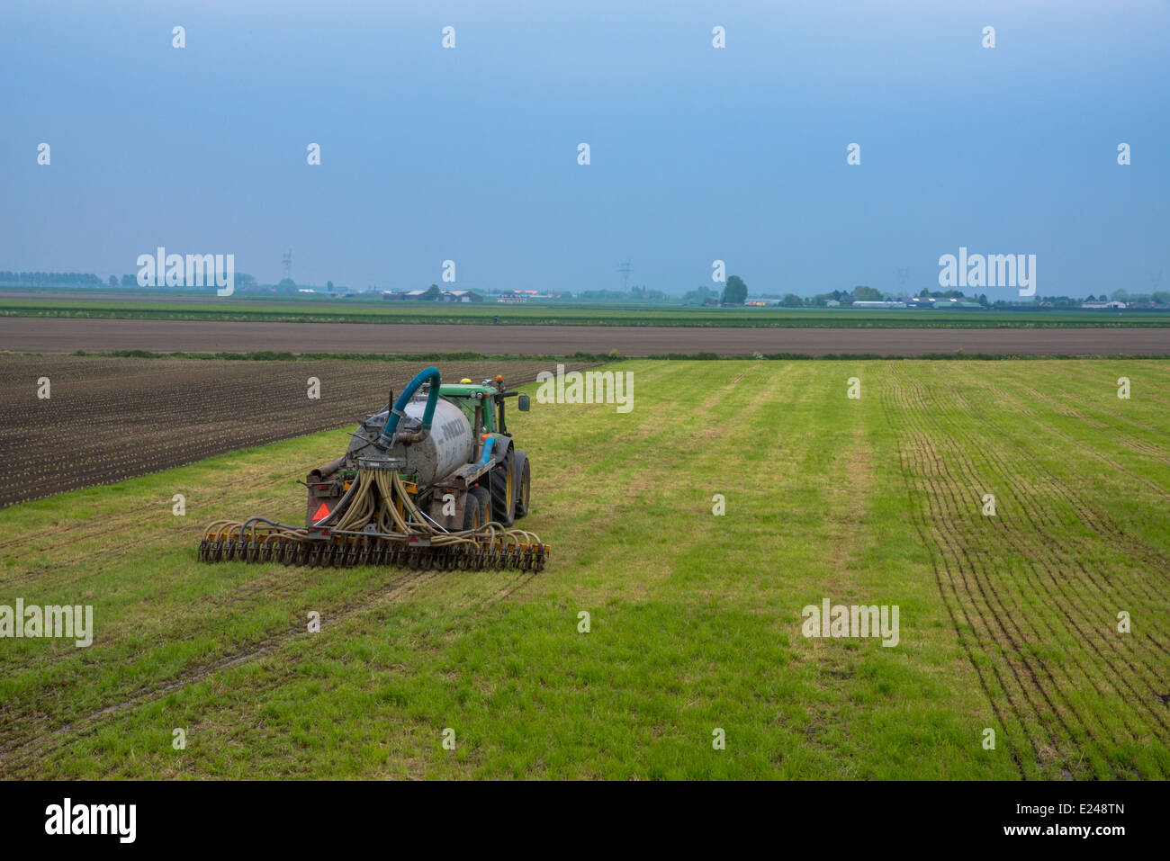 Manure spreader tractor hi-res stock photography and images - Alamy