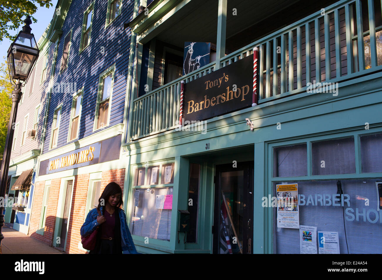 Front of barber shop hi-res stock photography and images - Alamy