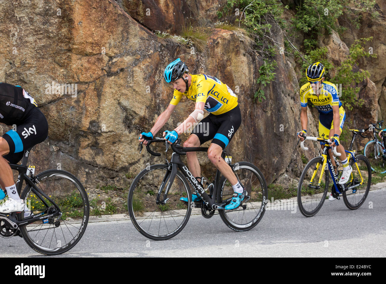 Chris Froome followed closely by Alberto Contador in the Critiérium du ...