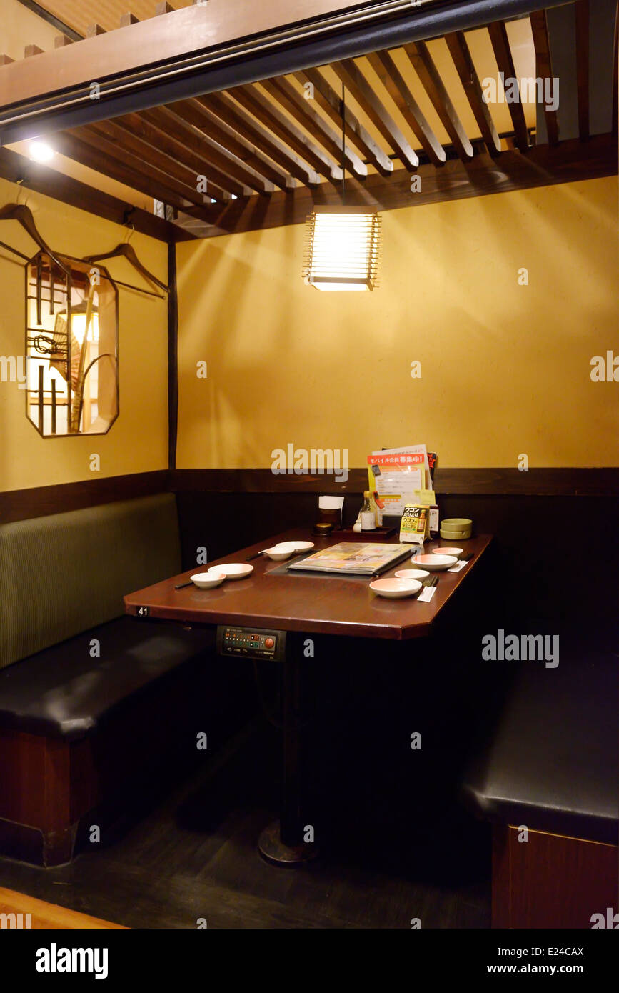 Restaurant booths hi-res stock photography and images - Alamy