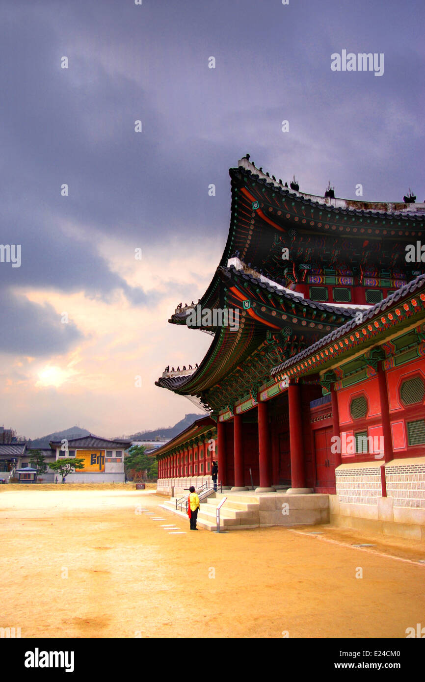 Seoul, Korean traditional architecture, evening, thunderstorm sky ...