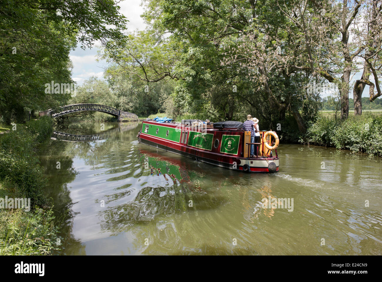 Narrowboat on the Oxford Canal at Bletchingdon. England Stock Photo - Alamy