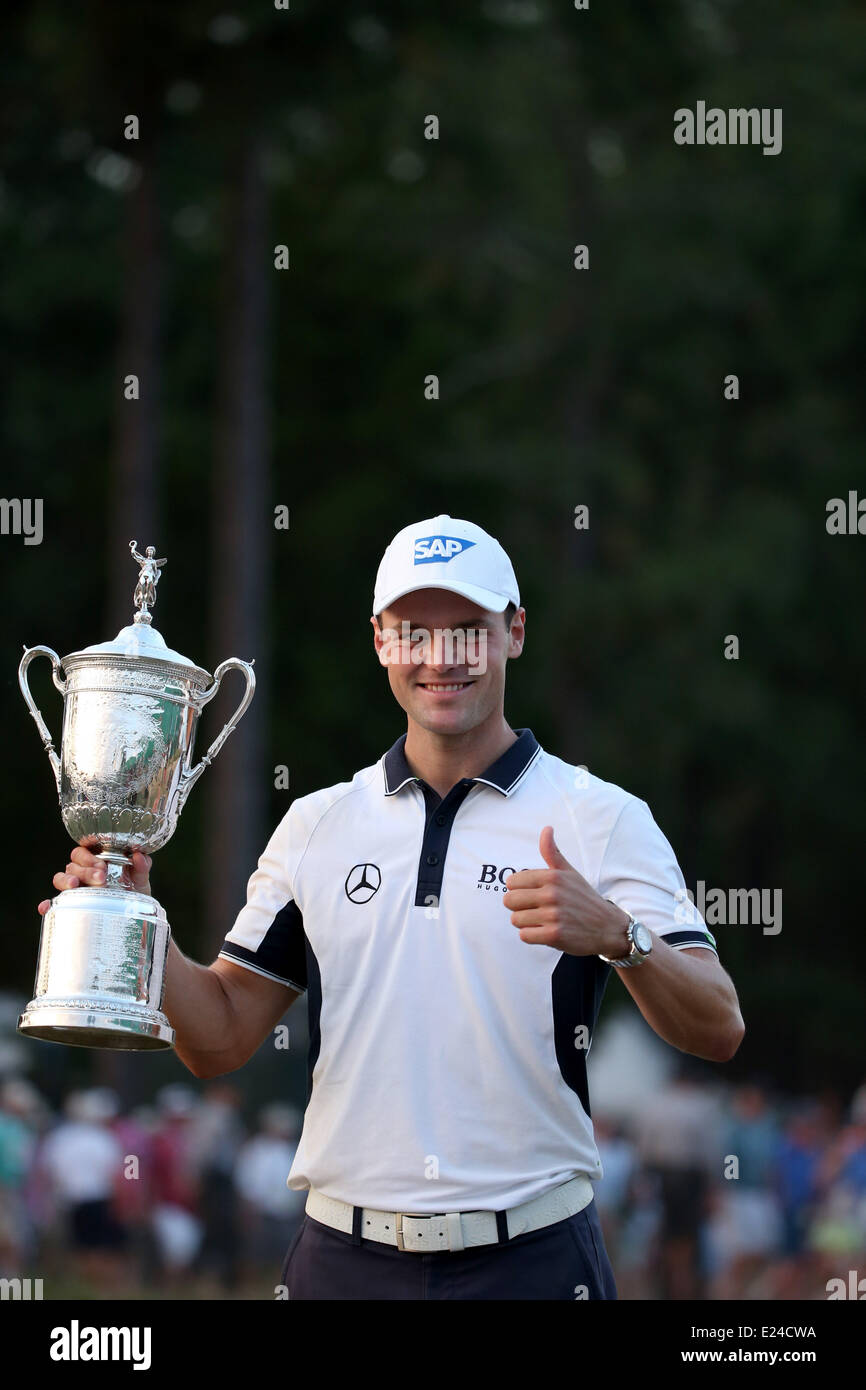 Pinehurst no 2 trophy hi-res stock photography and images - Alamy
