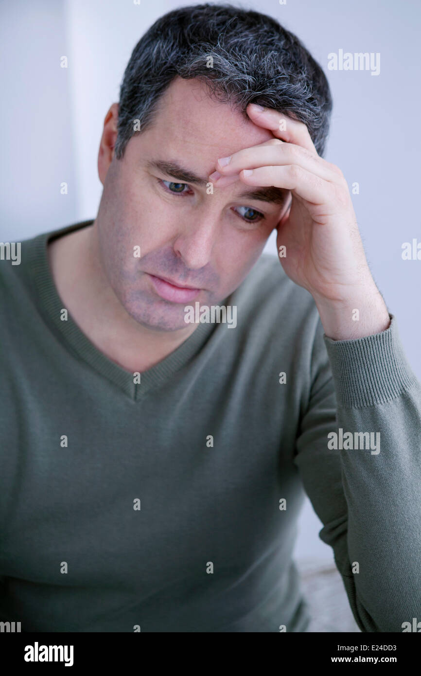 Forlorn man hi-res stock photography and images - Alamy