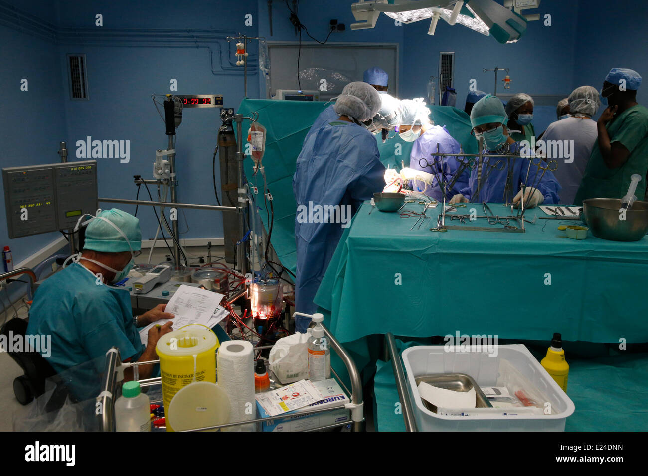 Surgery in africa Stock Photo - Alamy
