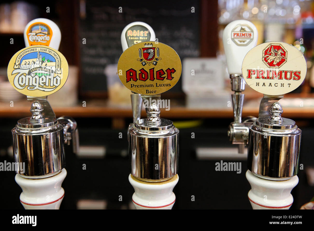 Beer taps hi-res stock photography and images - Alamy