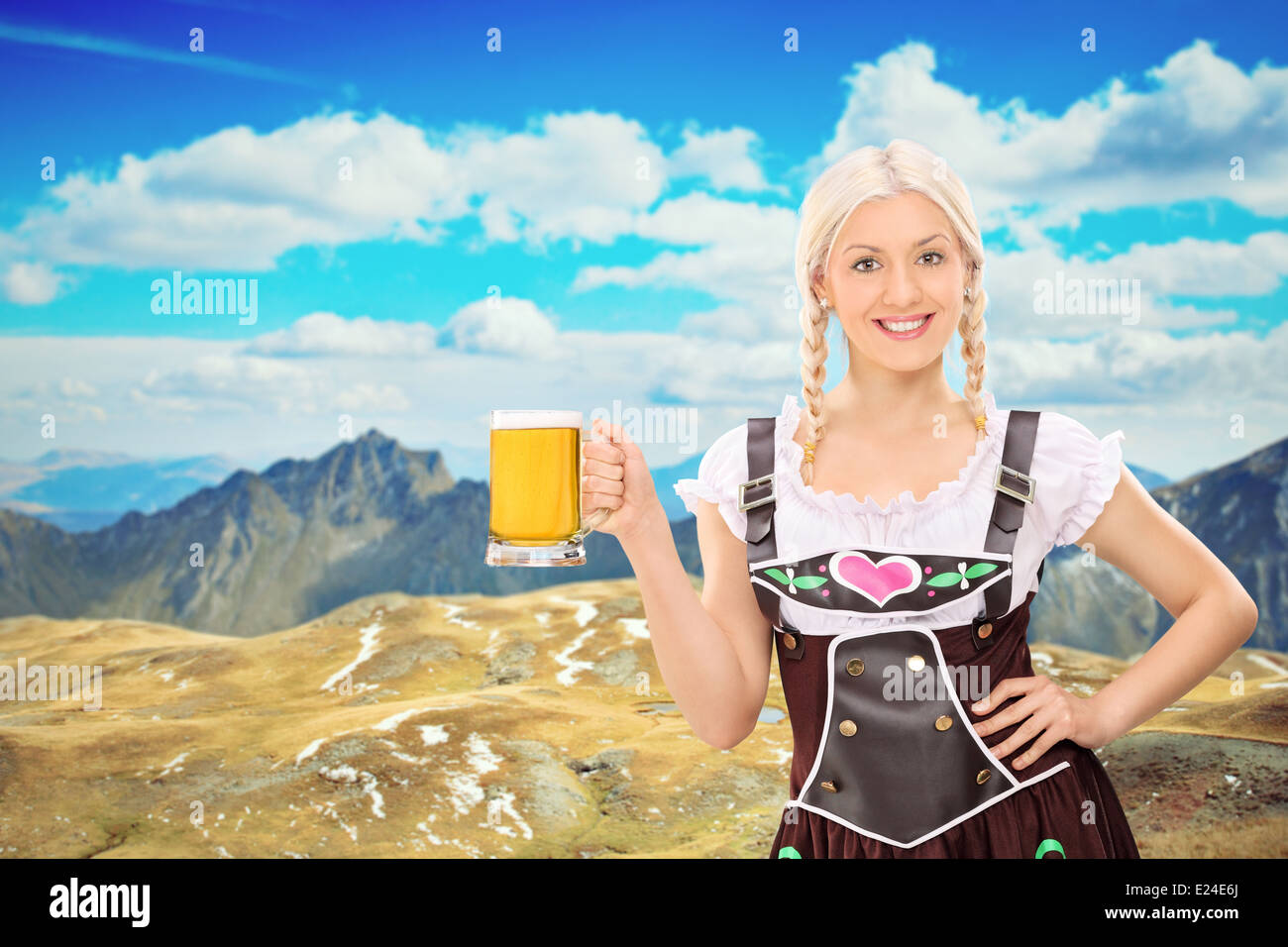 German girl holding pint beer hi-res stock photography and images - Alamy