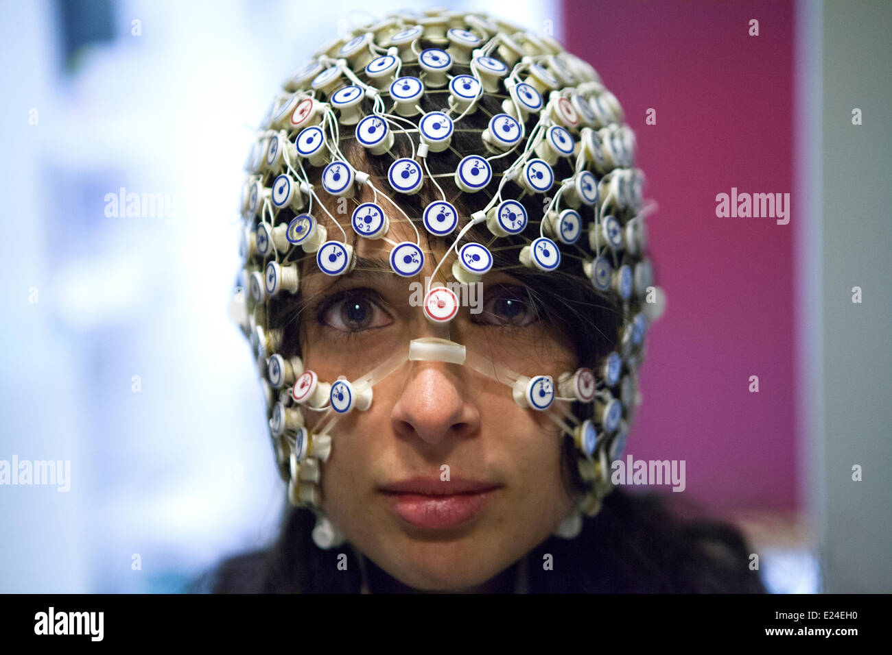 Close study humans human hi-res stock photography and images - Alamy