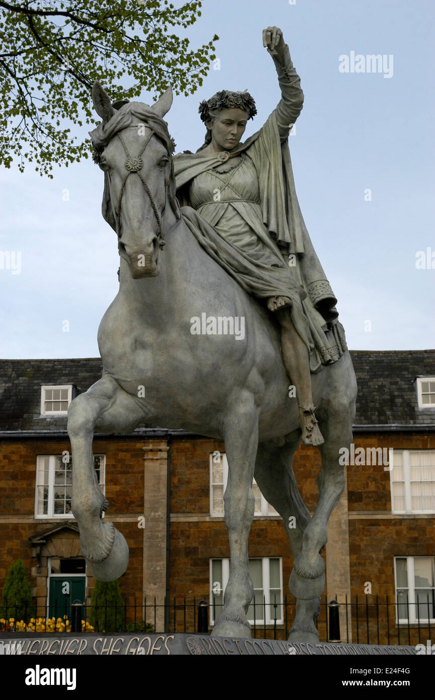 Statue of the 'Fine Lady upon a White Horse' at Banbury Cross in ...