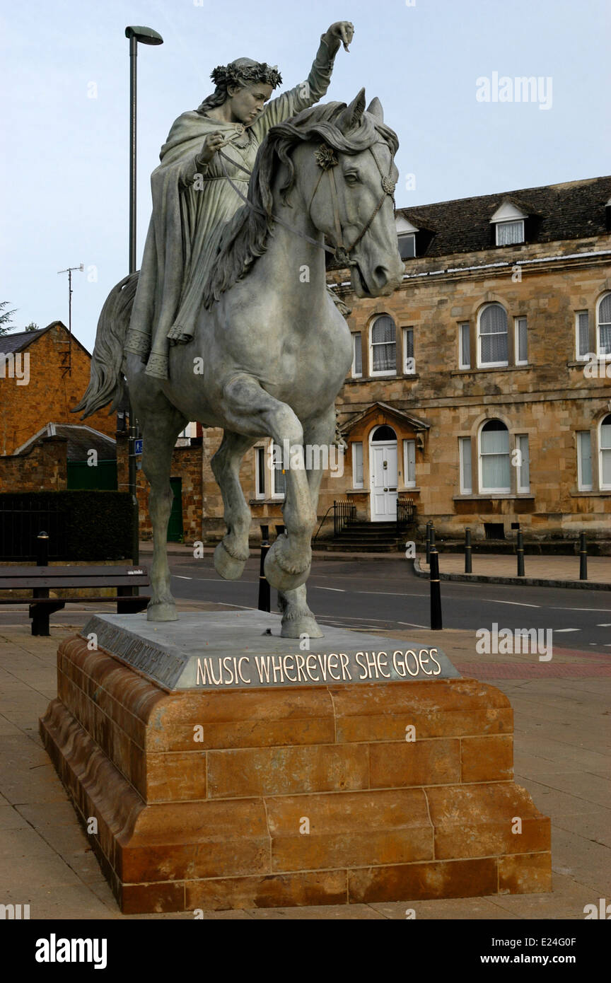 Statue of the 'Fine Lady upon a White Horse' at Banbury Cross in ...