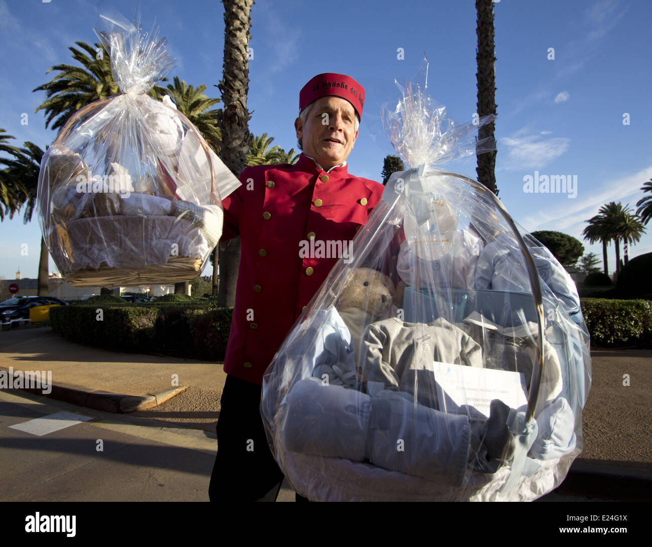 Shakira's parents, Nidia Ripoll and William Mebarak, visit her daughter ...