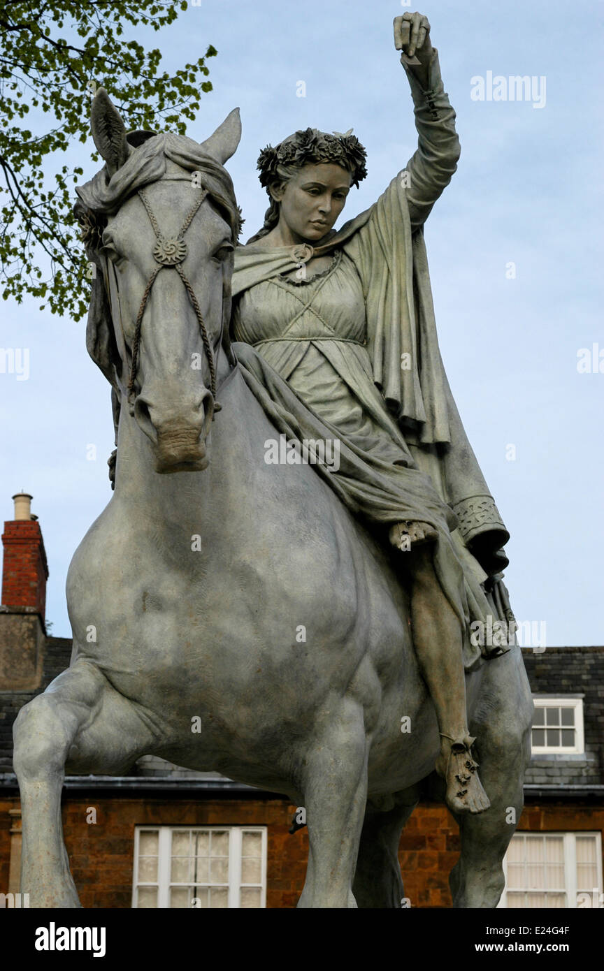 Statue of the 'Fine Lady upon a White Horse' at Banbury Cross in ...