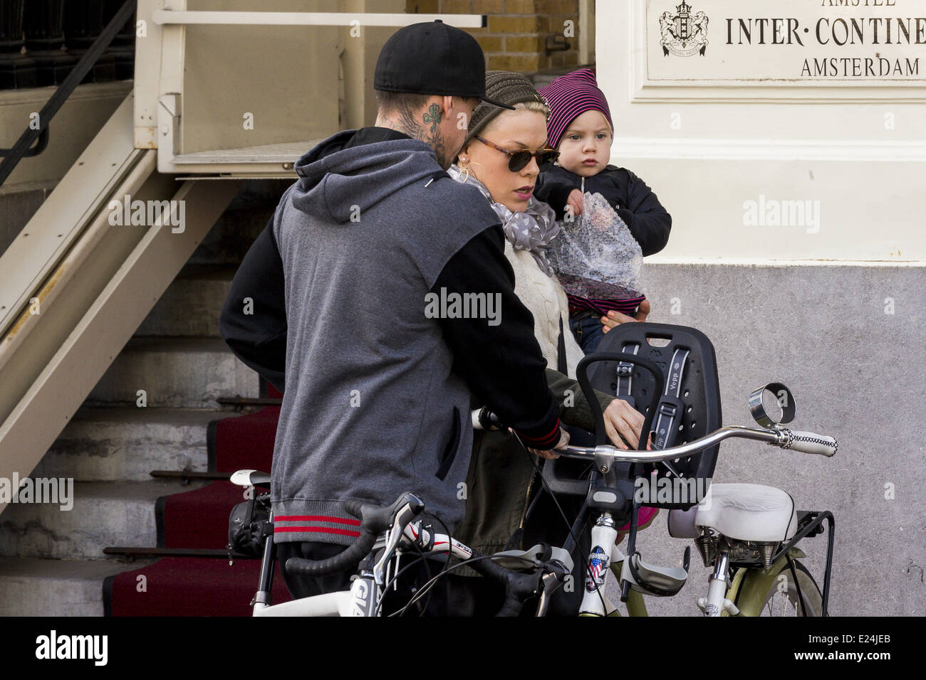 Singer Pink aka Alicia Moore with husband Carey Hart and their daughter ...