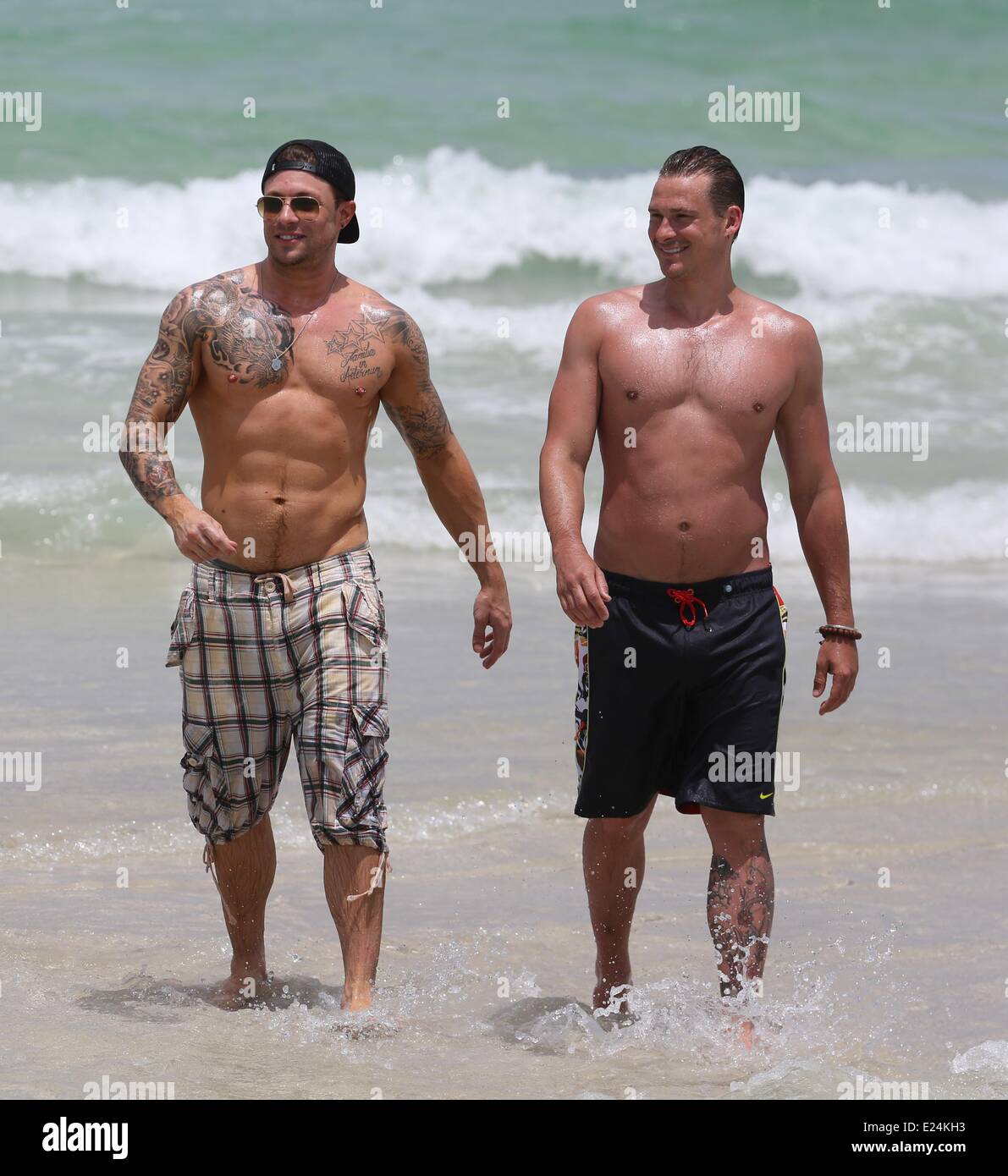 Duncan James and Lee Ryan enjoy the beach while on holiday in Miami ...