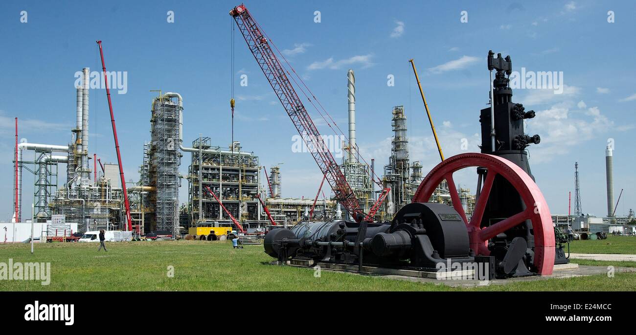 Cranes on the premises of the crude oil refinery of the French ...