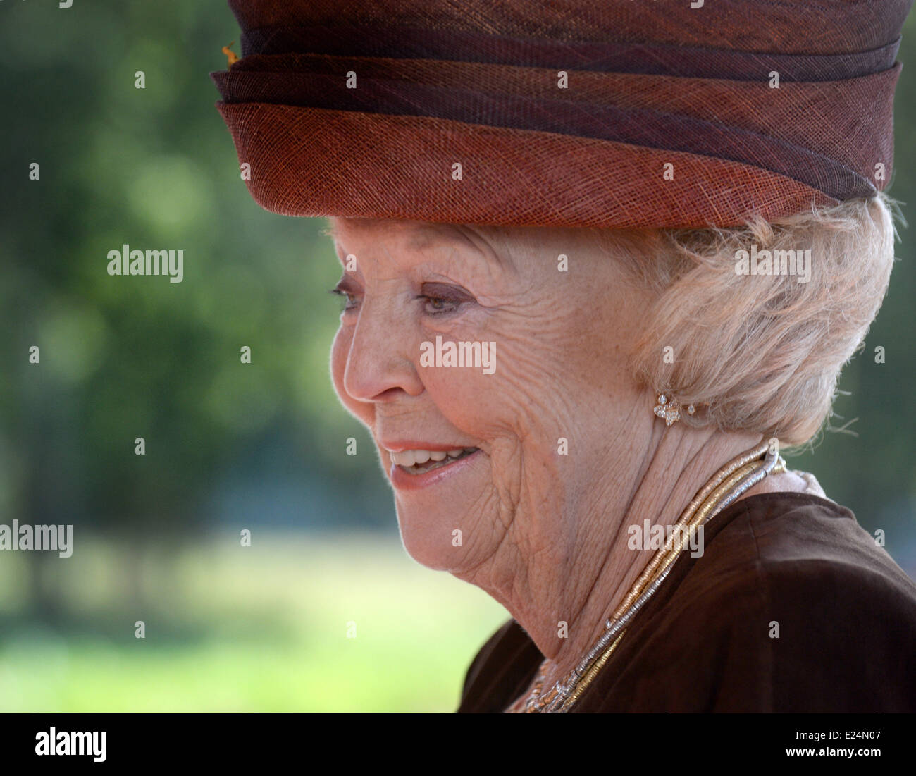 Princess Beatrix of The Nethlerlands at the opening of the windfarm ...