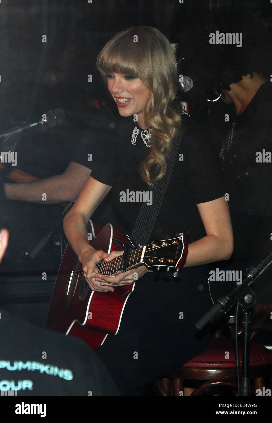 Taylor Swift performs on a boat in Paris Featuring: Taylor Swift Where ...