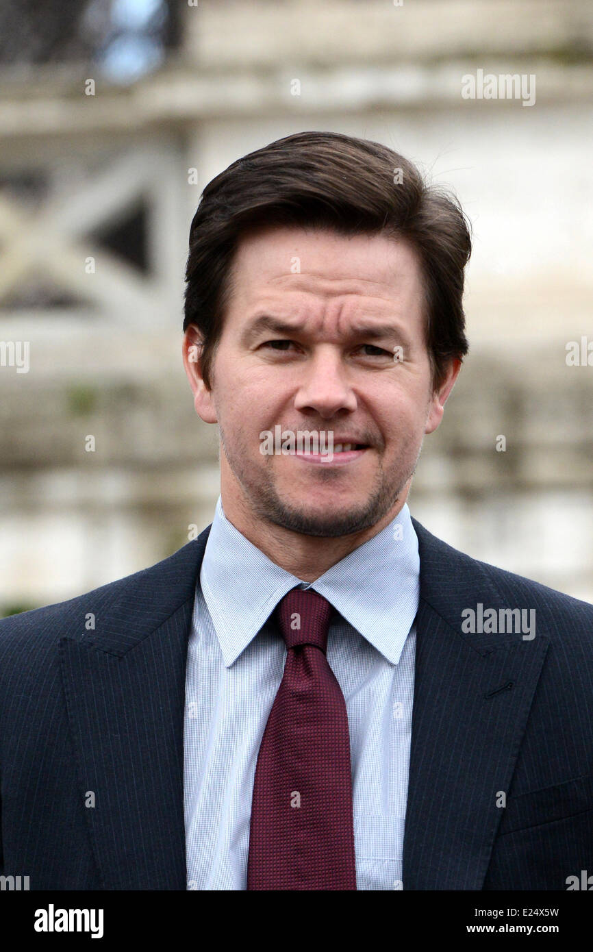 Actor Mark Walhberg poses at 'Broken City' photocall at Piazza Del ...