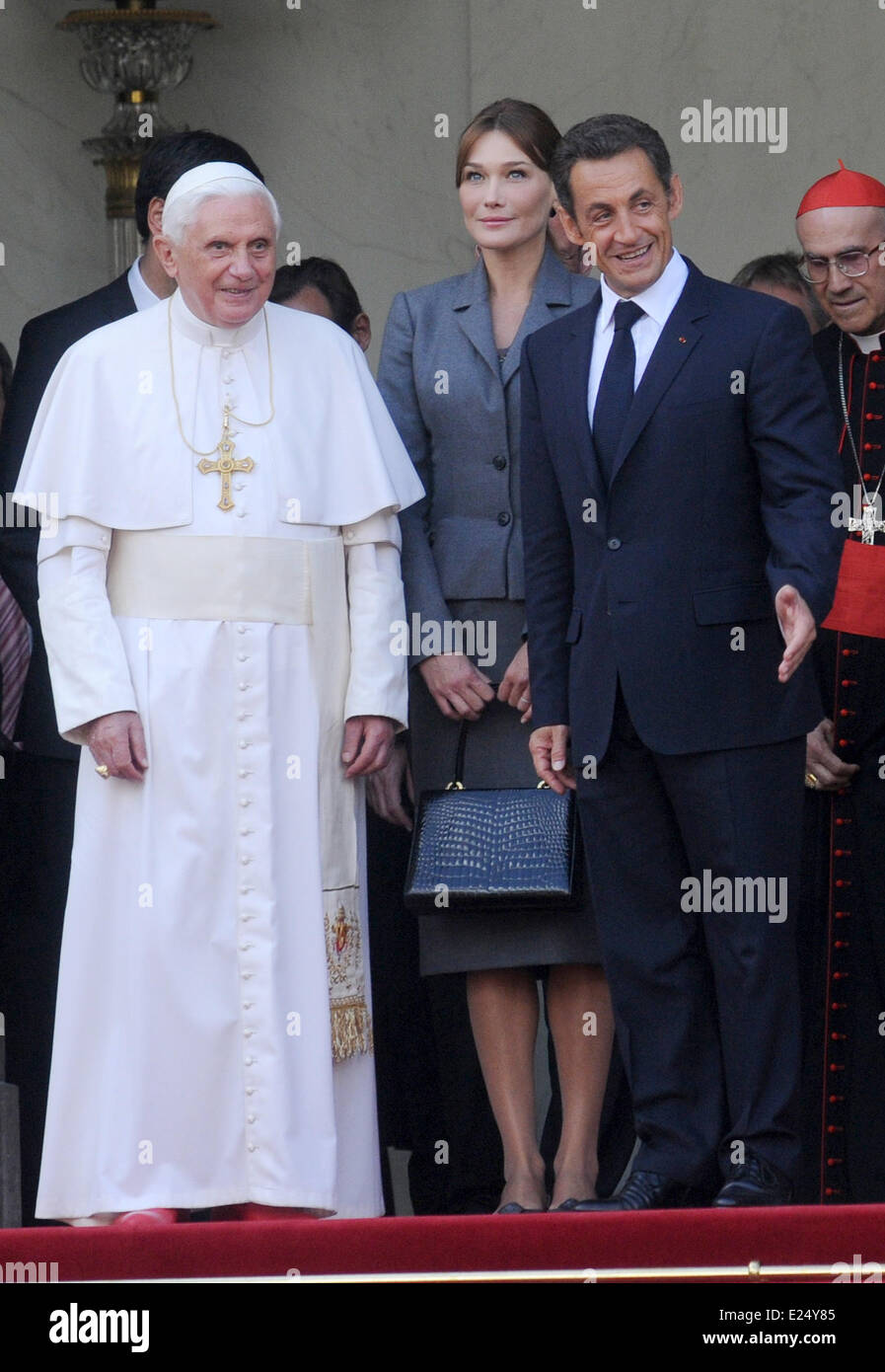 Pope Benedict XVI meets french president Nicolas Sarkozy and his wife ...