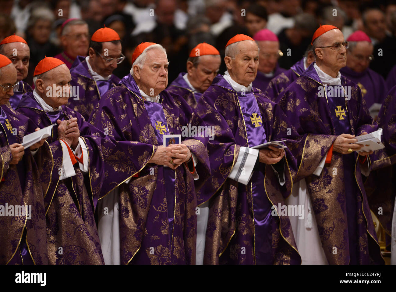 Pope Benedict XVI conducts his final mass at St Peter's Basilica ...