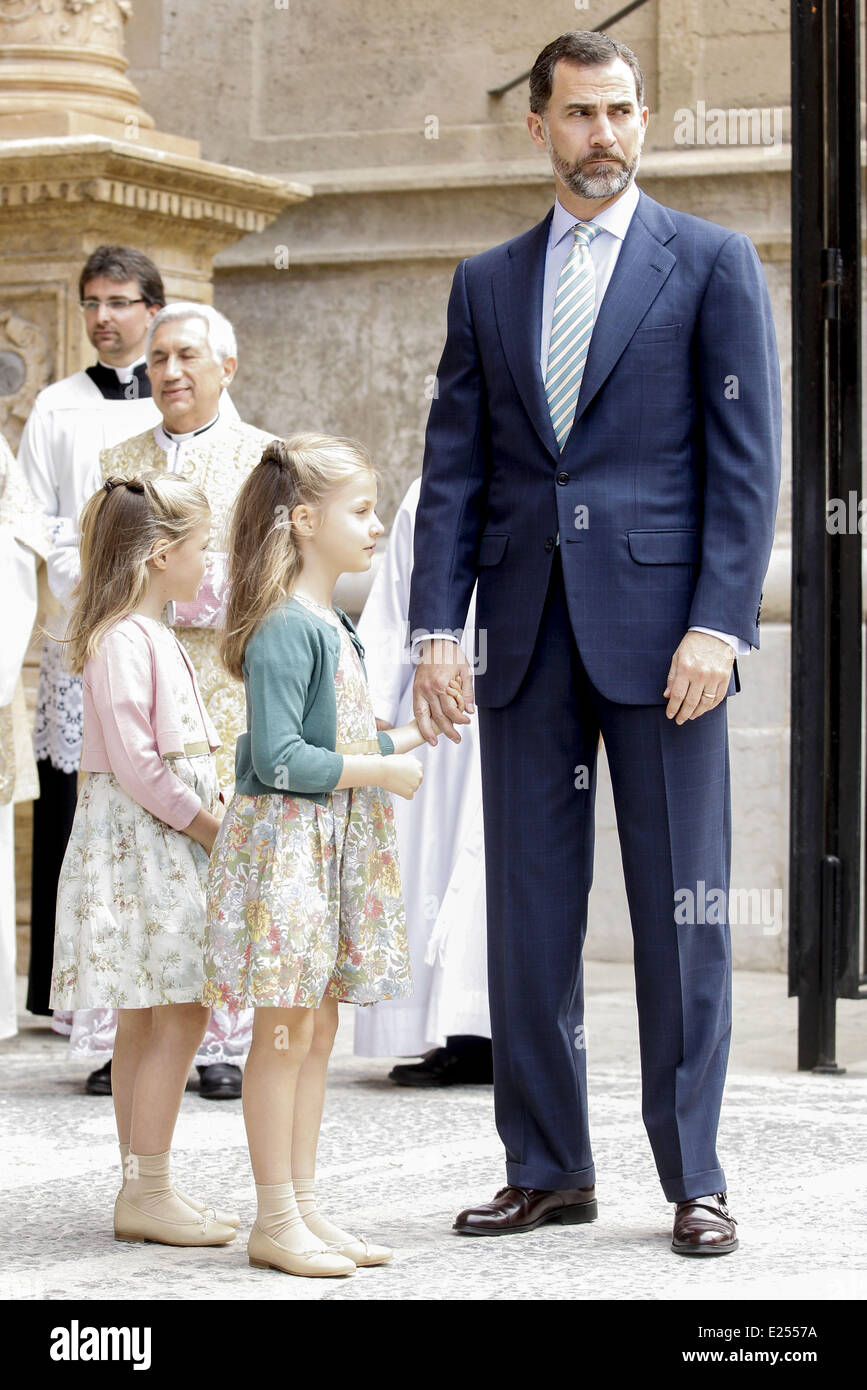 Spanish Royals attend the Easter mass at Palma Cathedral Featuring ...