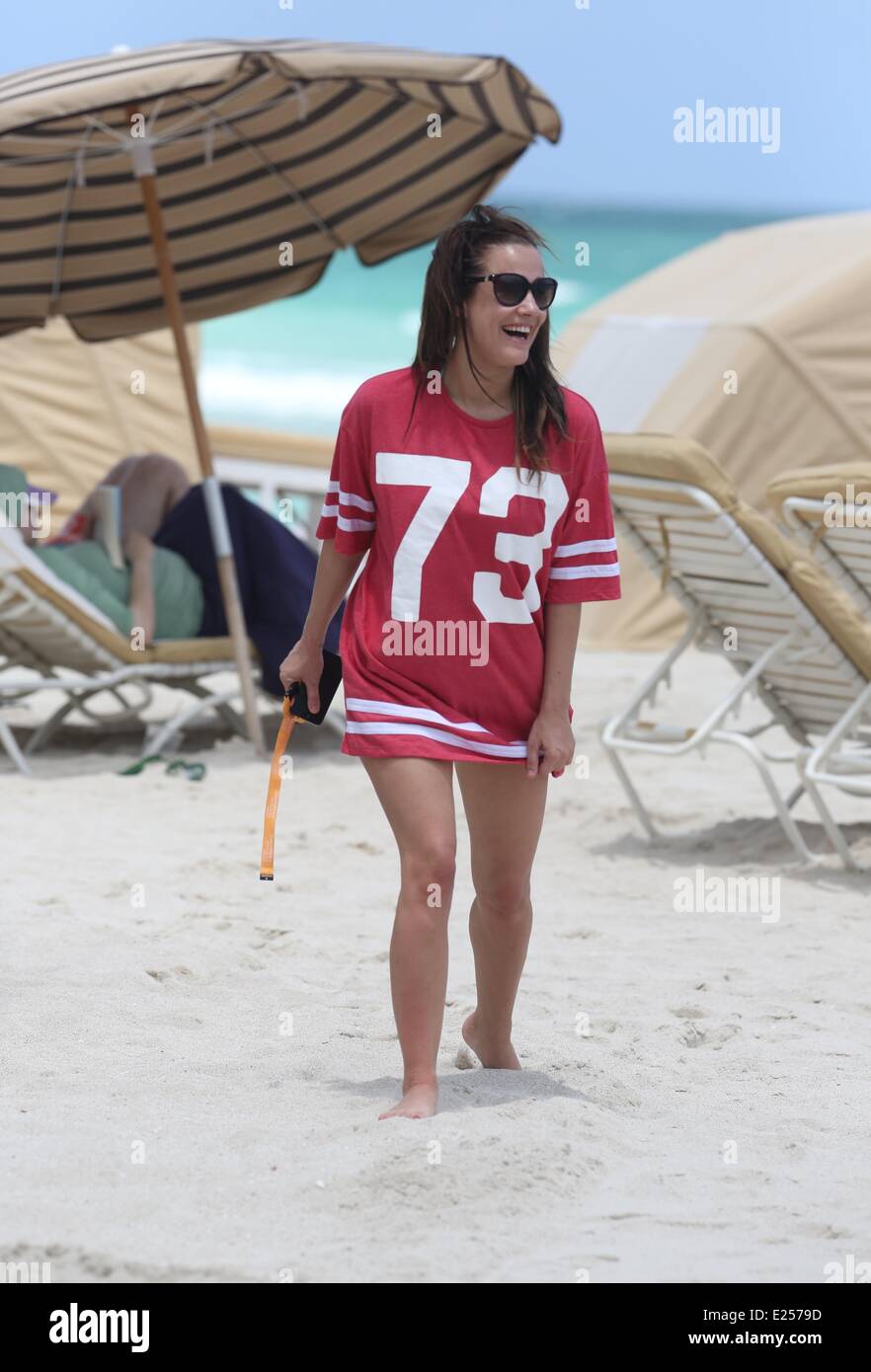 Caroline Flack enjoying the sunshine while on holiday in Miami ...